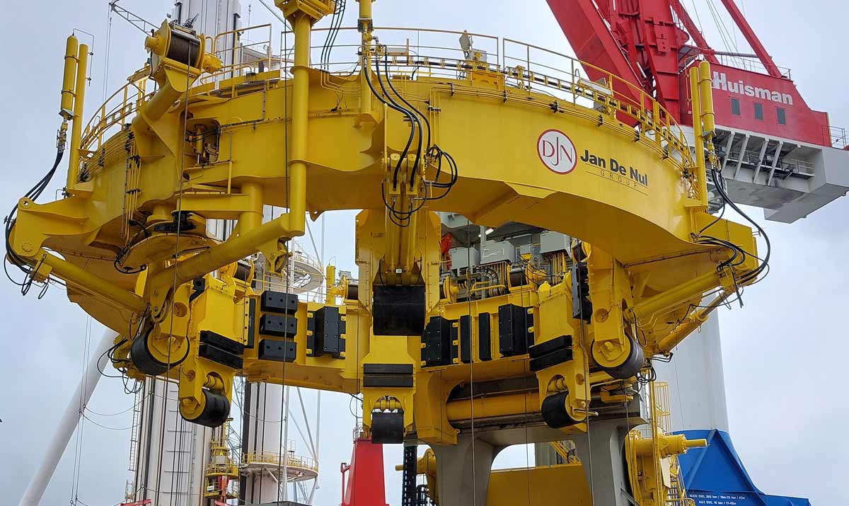 V Fender - Marine Rubber Fender - ShibataFenderTeam