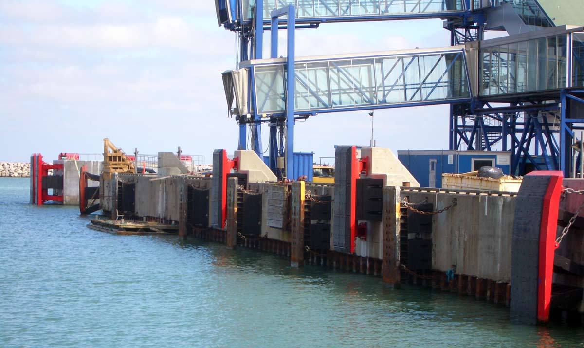 Barbours Cut Container Terminal | Houston, TX | USA - ShibataFenderTeam